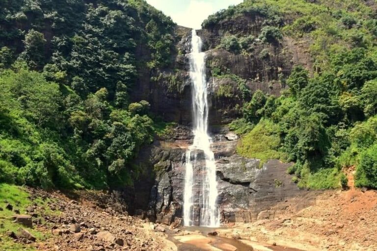 Discover The Hidden Beauty Of Gartmore Falls » Tour My Lanka - Travel Blog